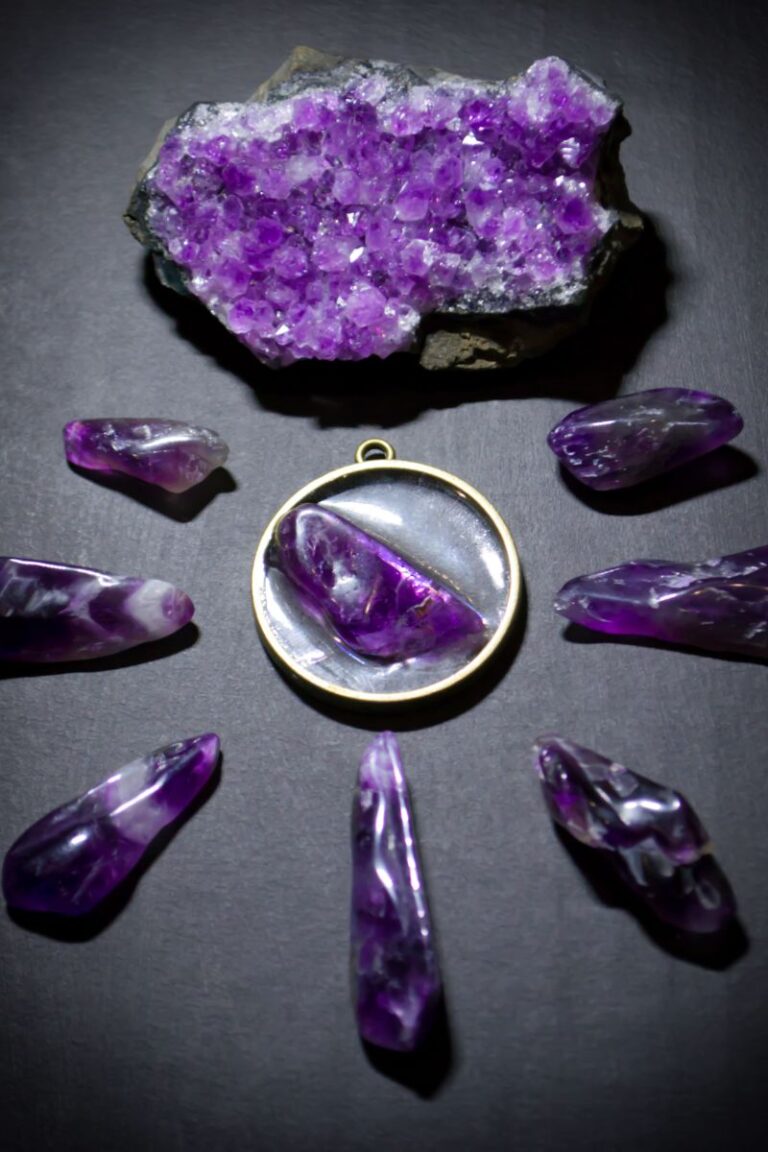 20 FUN Facts About Amethyst That Will Amaze You! 20 FUN Facts About Amethyst That Will Amaze You!